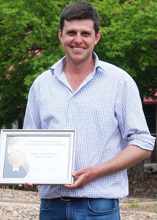 UNE leads the way in animal genetics - University of New England (UNE)